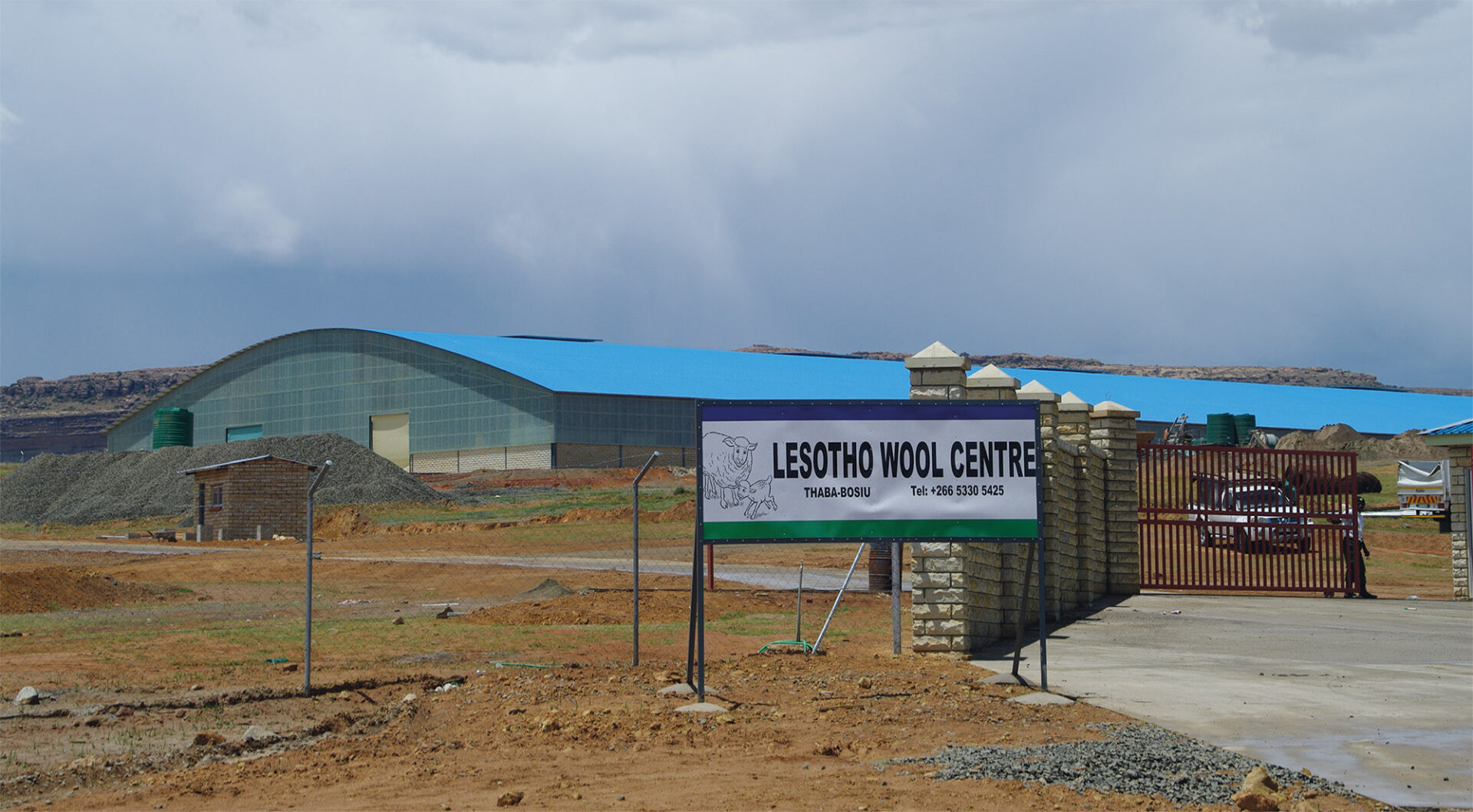 Wool farmers storm Thaba-Bosiu - Newsdayonline